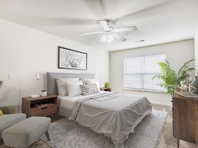 Rise Crown View 2 Bedroom Apartment for Rent at 933 Meadow Oak Dr, Greensboro, NC 27406