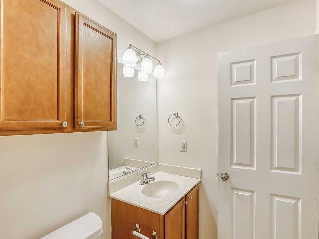 Rise Crown View 2 Bedroom Apartment for Rent at 933 Meadow Oak Dr, Greensboro, NC 27406