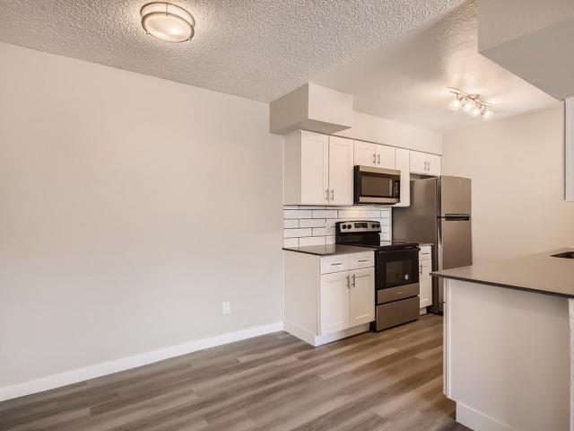 Rise Desert West Studio Apartment for Rent at 6131 W Thomas Rd, Phoenix, AZ 85033