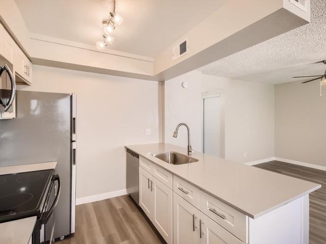 Rise Desert West 1 Bedroom Apartment for Rent at 6131 W Thomas Rd, Phoenix, AZ 85033