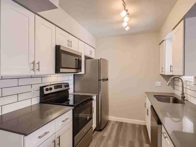 Rise Desert West 1 Bedroom Apartment for Rent at 6131 W Thomas Rd, Phoenix, AZ 85033