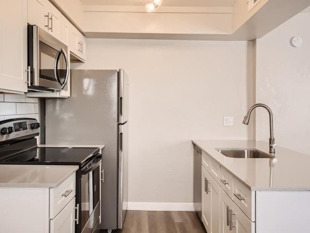 Rise Desert West 2 Bedroom Apartment for Rent at 6131 W Thomas Rd, Phoenix, AZ 85033