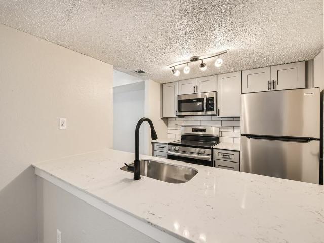 Rise Heather Ridge 1 Bedroom Apartment for Rent at 2706 Heather Hill Ct, Arlington, TX 76006