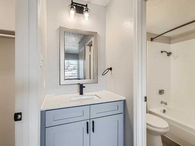 Rise Heather Ridge 2 Bedroom Apartment for Rent at 2706 Heather Hill Ct, Arlington, TX 76006