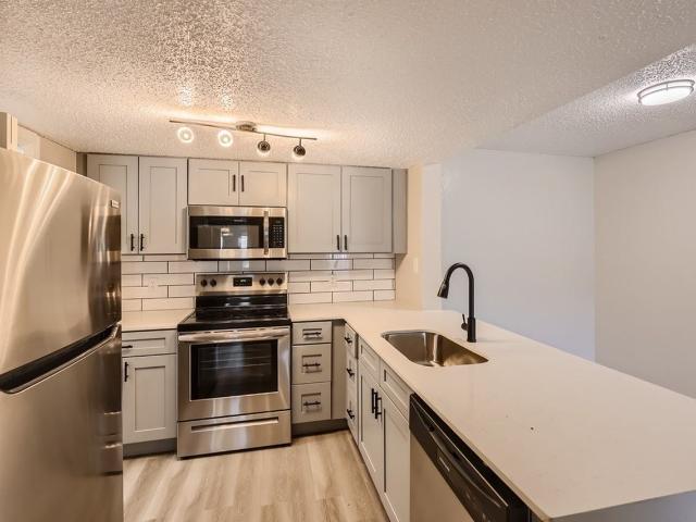 Rise Heather Ridge 2 Bedroom Apartment for Rent at 2706 Heather Hill Ct, Arlington, TX 76006