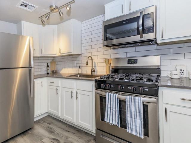 Rise Parkside 2 Bedroom Apartment for Rent at 7102 N 43rd Ave, Glendale, AZ 85301