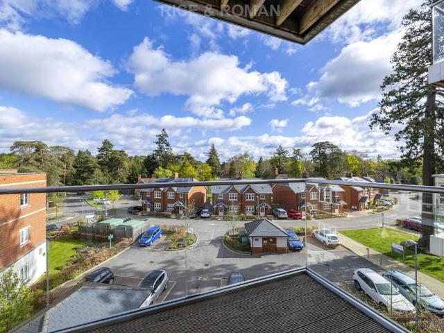 Rise Road, Ascot SL5 1 bed retirement property to rent £2,500 pcm £577 pw