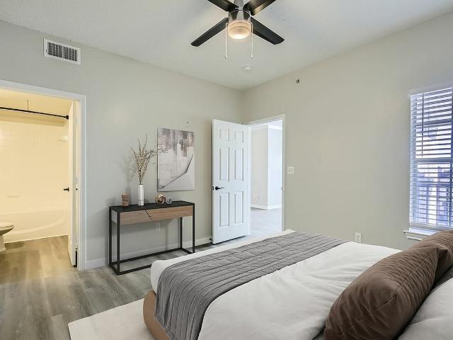 Rise Skyline 1 Bedroom Apartment for Rent at 3700 Poteet Dr, Mesquite, TX 75150