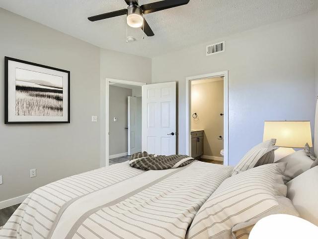 Rise Skyline 1 Bedroom Apartment for Rent at 3700 Poteet Dr, Mesquite, TX 75150