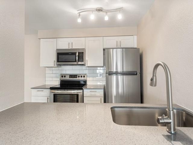 Rise Skyview 2 Bedroom Apartment for Rent at 5601 W Mcdowell Rd, Phoenix, AZ 85035