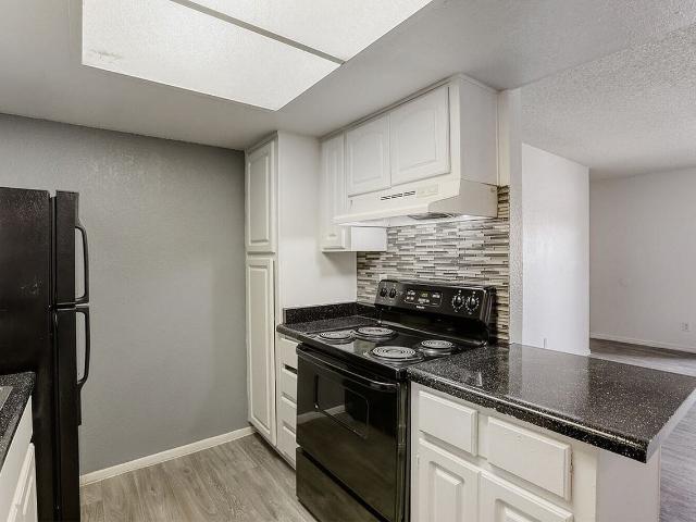 Rise Valley Heights 2 Bedroom Apartment for Rent at 1050 W 8th Ave, Mesa, AZ 85210 Fiesta Park Village