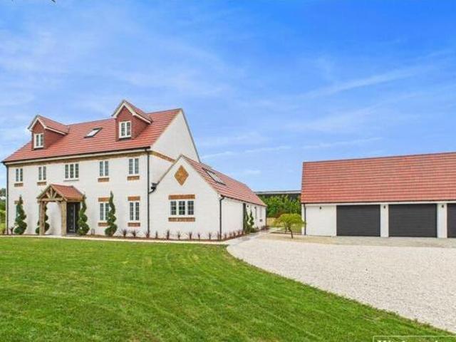 Riseley, Part Lane, Reading, 6 Bedroom House