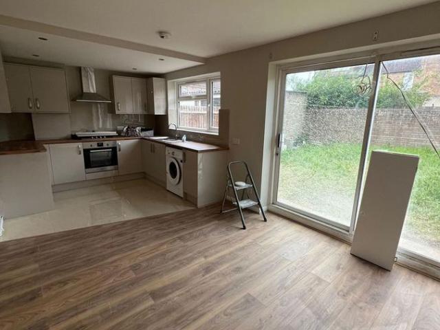 Risingholme Close, Harrow HA3, 2 bed flat to rent, £2,250 pcm | PrimeLocation