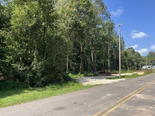 Rison St, Paris, TN 38242