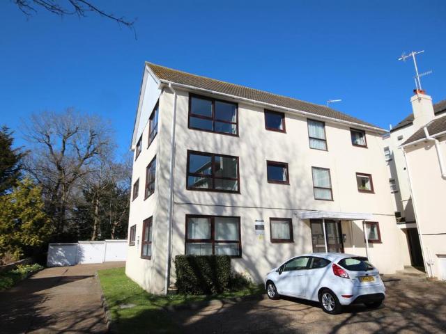 Rissom Court, Harrington Road 2 bed flat to rent £1,495 pcm £345 pw