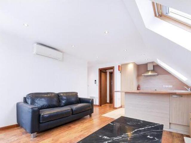 Ritherdon Road, Wandsworth Common, 2 Bedroom Flat