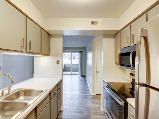 Riva Ridge Apartments 2 Bedroom Apartment for Rent at 455 Wright St, Lakewood, CO 80228 Union Square