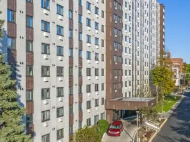 River Towers Senior 2 Bedroom Apartment for Rent at 7800 7800 E Jeffeson, Detroit, MI 48214 St. Jean
