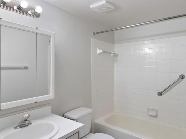 River Valley Apartments 1 Bedroom Apartment for Rent at 31600 W 9 Mile Rd, Farmington Hills, MI 48336