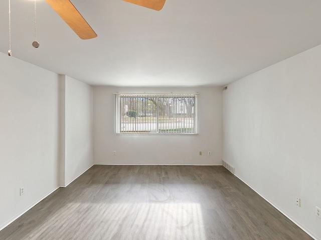 River Valley Apartments 2 Bedroom Apartment for Rent at 31600 W 9 Mile Rd, Farmington Hills, MI 48336