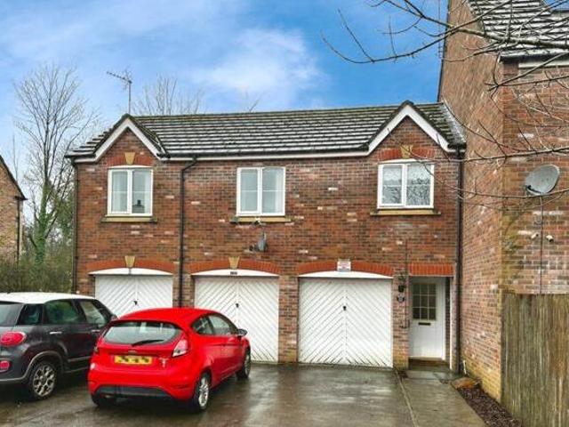 River Way, Brynmenyn, 1 Bedroom Coach