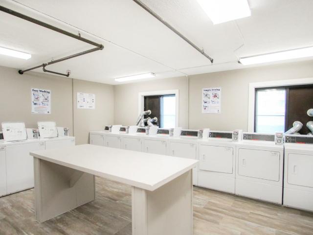 River West Flats 1 Bedroom Apartment for Rent at 1150 N White River Pkwy West Dr, Indianapolis, IN 46222 Near Westside