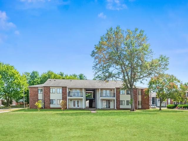 River Woods Apartments 2 Bedroom Apartment for Rent at 1500 Bryant Way, Bowling Green, KY 42103