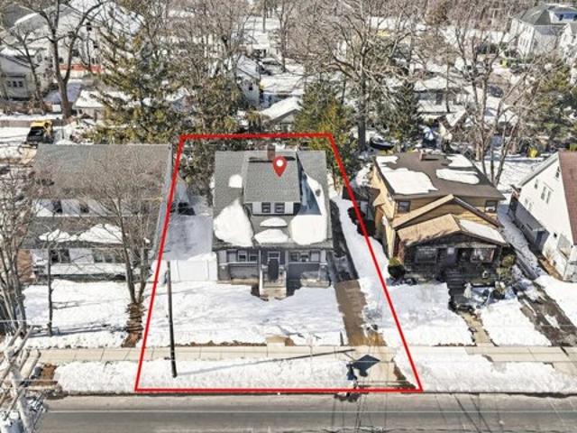 River Ave, Lakewood, Home For Sale