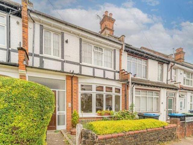 River Avenue, London, 1 Bedroom Flat
