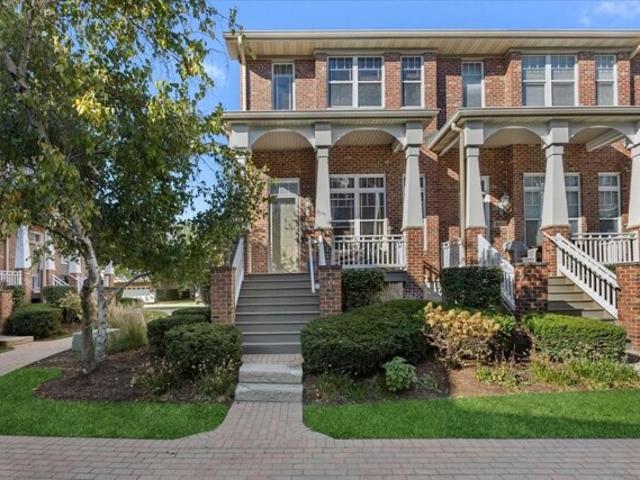 River Bend Dr, Lisle, Home For Sale