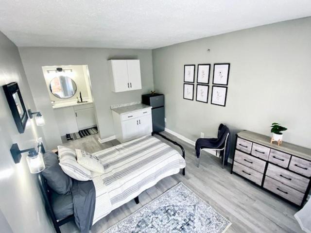 River Commons Studio Apartment for Rent at 1607 Bigley Ave, Charleston, WV 25302