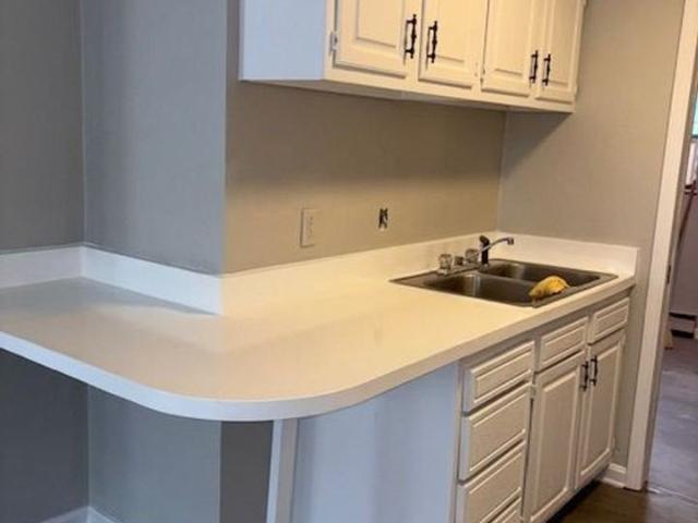 River Commons 1 Bedroom Apartment for Rent at 1607 Bigley Ave, Charleston, WV 25302