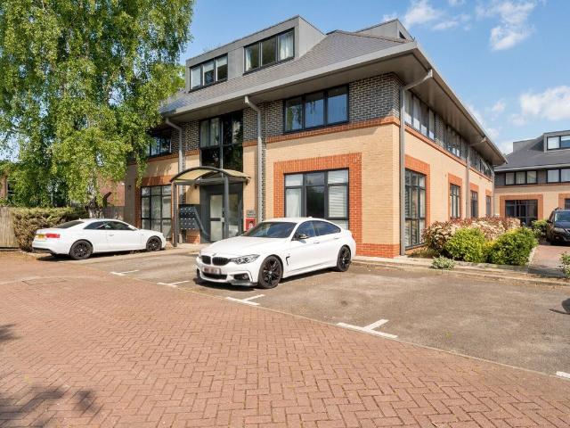 River Court, Woking GU21, 2 bed flat to rent, £1,650 pcm | PrimeLocation