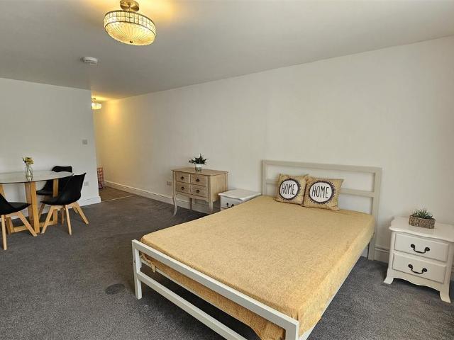 River Court, Ferry Lane, Cambridge CB4, Studio to rent, £1,325 pcm | PrimeLocation