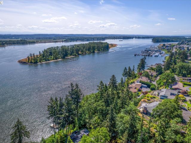 River Cliffs DR