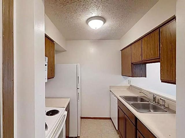River Cross 3 Bedroom Apartment for Rent at 915 N 6th St, Lafayette, IN 47904 Lincoln