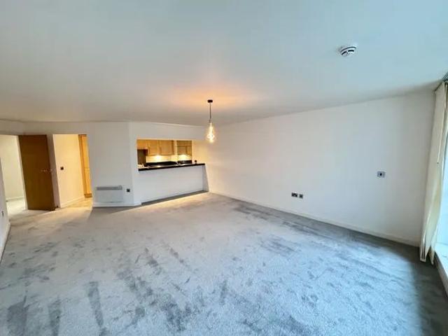 River Crescent, Nottingham, NG2