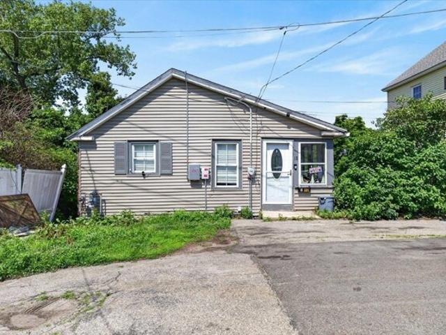 River Ct, Webster, Home For Sale