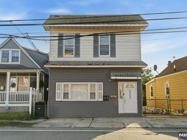 River Dr, Garfield, Home For Sale
