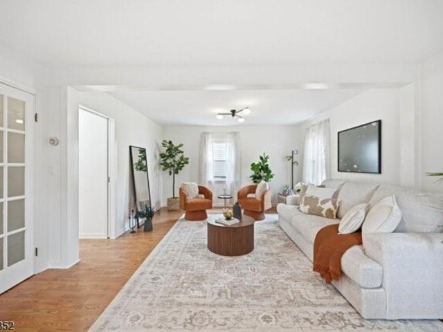 River Dr, Parsippany Troy Hills Township, Home For Sale