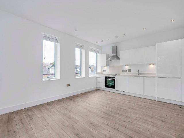 River Front, Enfield EN1, 1 bed flat to rent, £1,600 pcm | PrimeLocation