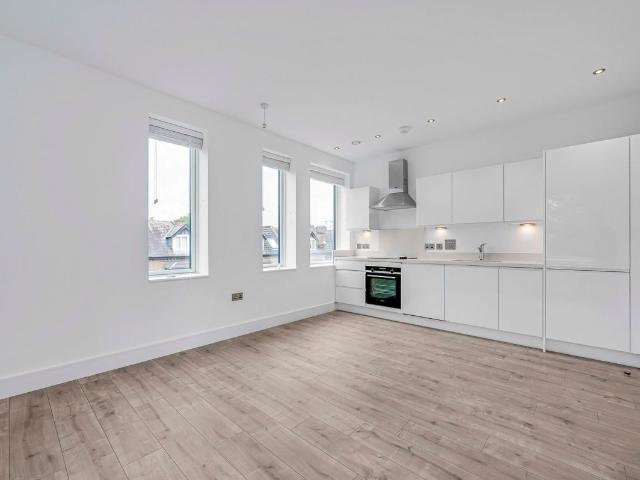 River Front, Enfield EN1, 1 bed flat to rent, £1,600 pcm | PrimeLocation