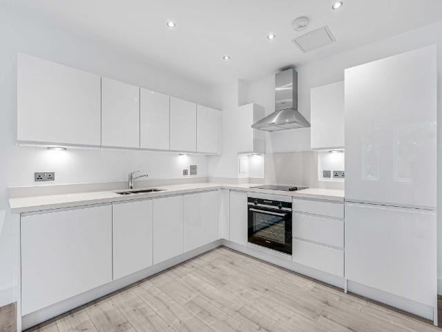 River Front, Enfield EN1, 2 bed flat to rent, £1,850 pcm | PrimeLocation