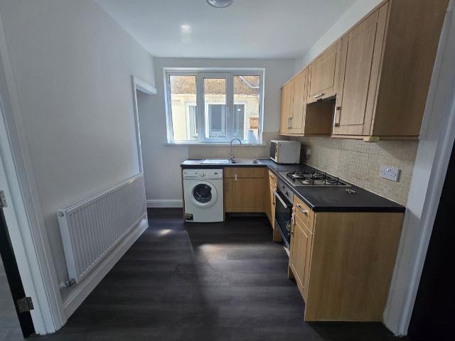 River Gardens, Feltham, 0 TW14, 3 bed maisonette to rent, £2,300 pcm | PrimeLocation