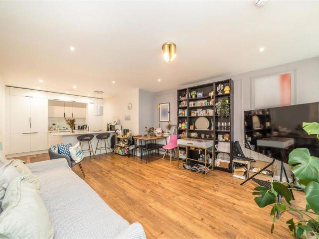 River Gardens Walk, Greenwich SE10, 3 bed flat to rent, £3,300 pcm | PrimeLocation