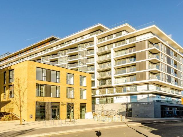 River Gardens Walk, Greenwich. 2 bed flat to rent £2,800 pcm £646 pw