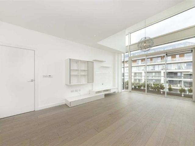 River Gardens Walk, SE10, London