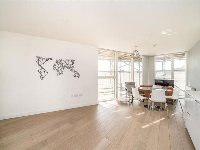 River Gardens Walk, SE10, London