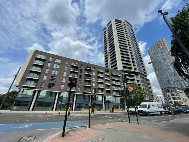River Heights, High Street, E15 2 bed apartment to rent £2,400 pcm £554 pw