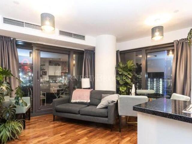 River Heights, High Street, 2 Bedroom Apartment